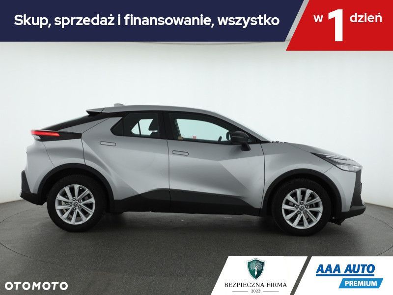 Używany Toyota C-HR 2024 - 111 998,88 PLN, 39 038 km - Otomoto.pl
