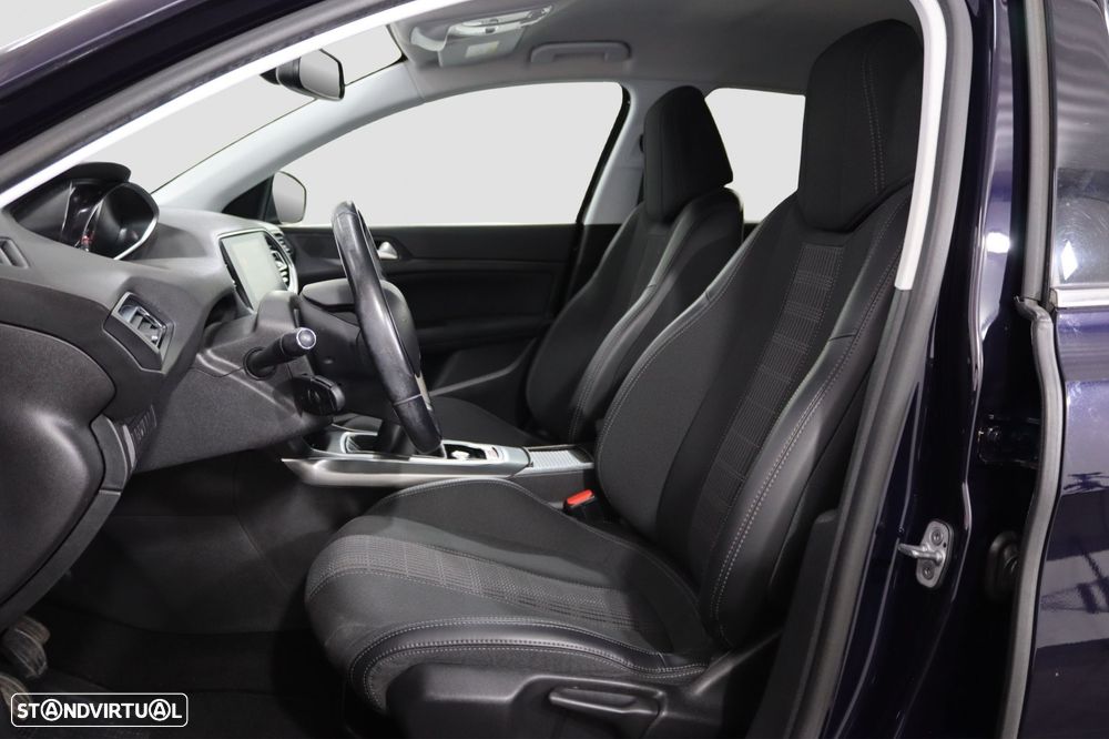 Usado Peugeot 308 2018 - 10 990 EUR, 121 380 km - Standvirtual.com