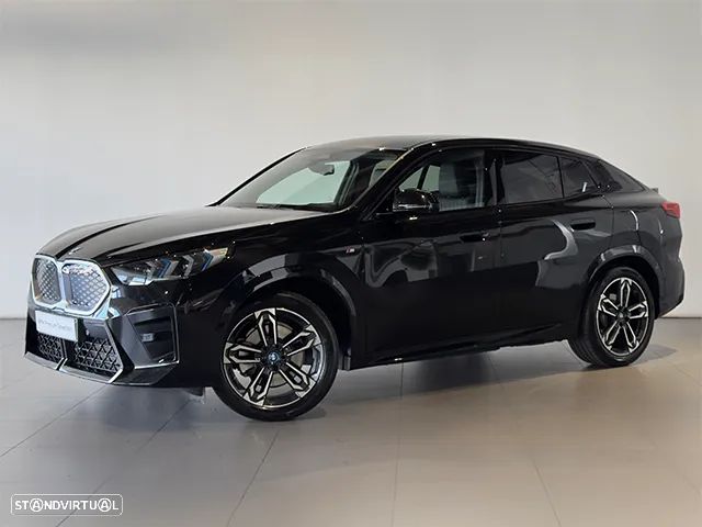 Usado BMW iX2 2024 - 49 900 EUR, 8 500 km - Standvirtual.com