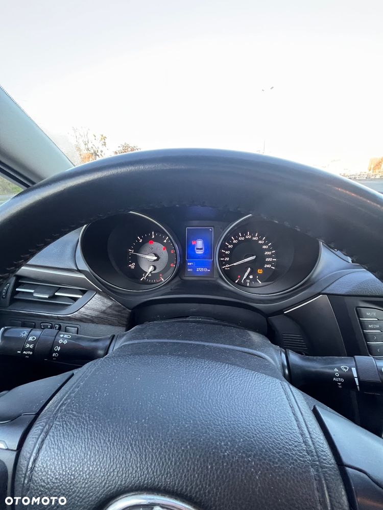 Używany Toyota Avensis 2015 - 29 999 PLN, 272 730 km - Otomoto.pl