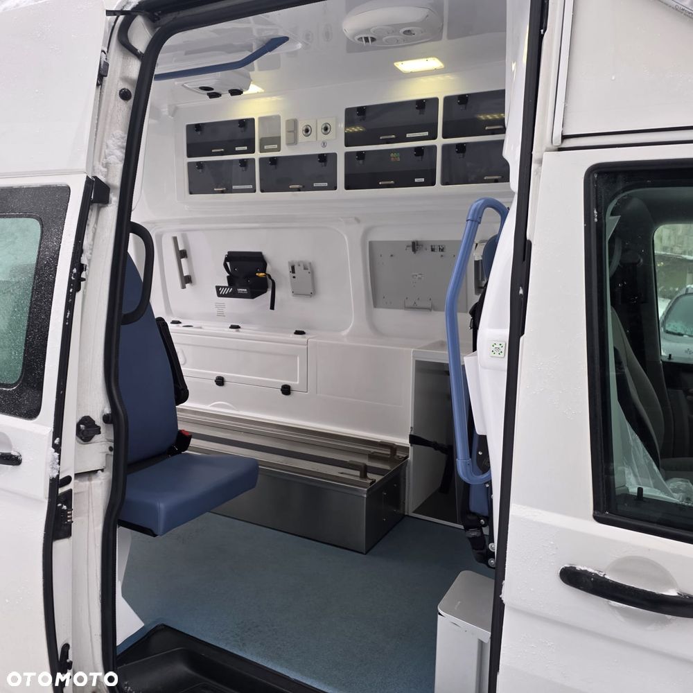 Używany Volkswagen TRANSPORTER Karetka AMBULANS 2018 - 83 000 PLN, 256 ...