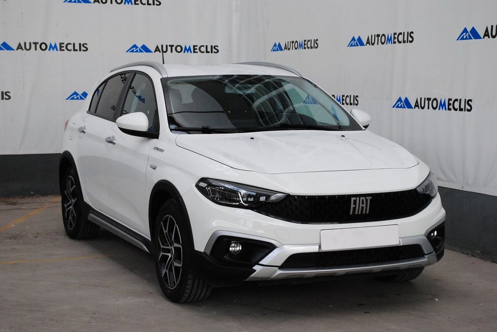 Usado Fiat Tipo Cross 2022 - 18 900 EUR, 58 786 km - Standvirtual.com