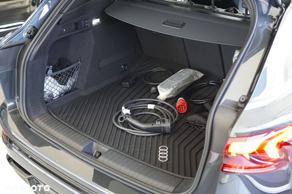 Używany Audi Q6 e-tron 2024 - 299 999 PLN, 3 772 km - Otomoto.pl