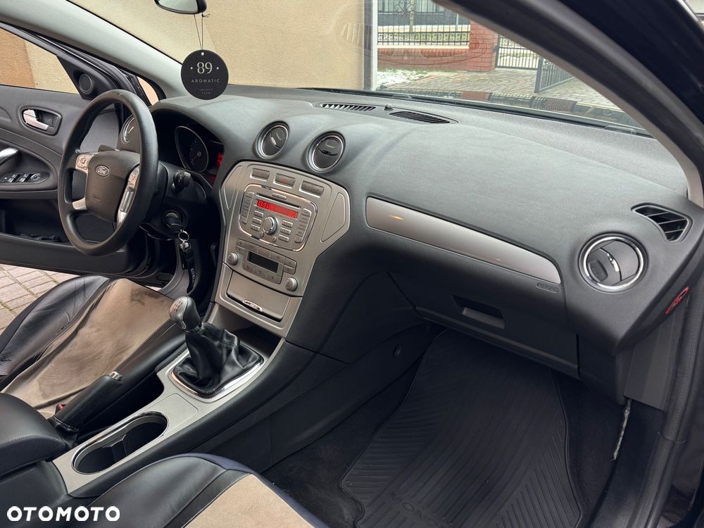 Używany Ford Mondeo 2010 - 18 000 PLN, 243 000 km - Otomoto.pl