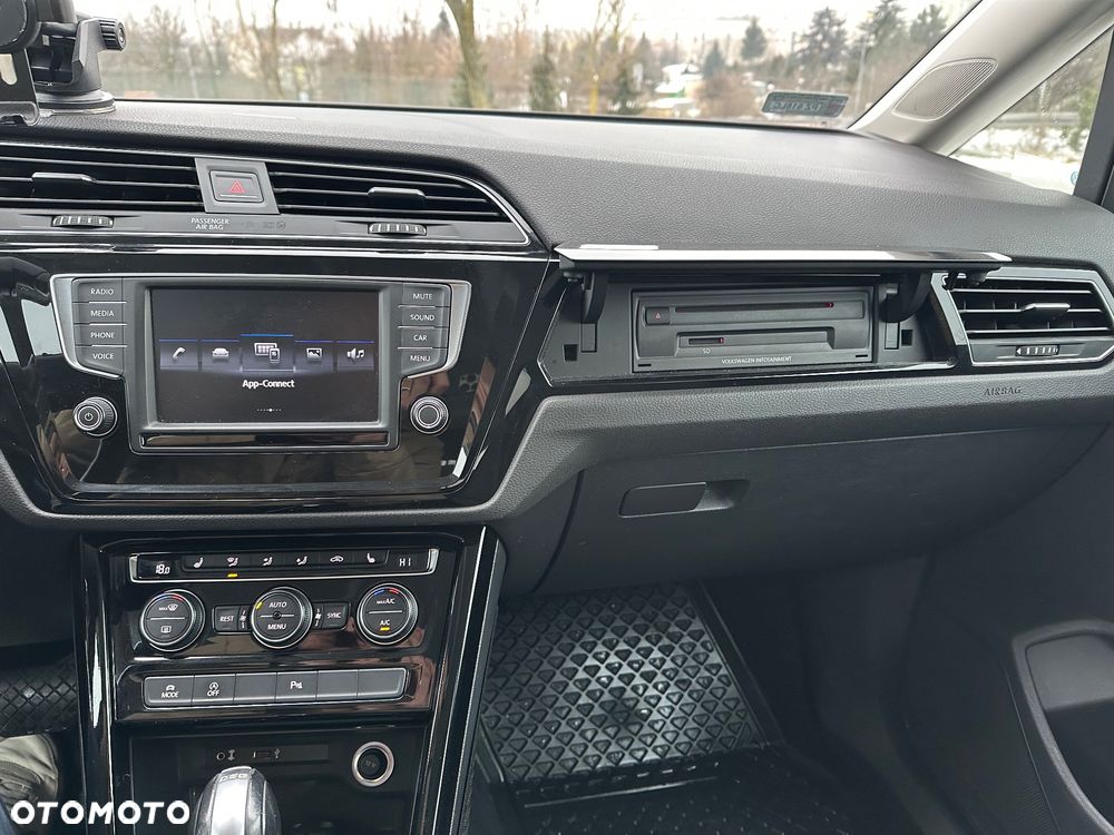 Używany Volkswagen Touran 2016 - 68 500 PLN, 120 000 km - Otomoto.pl