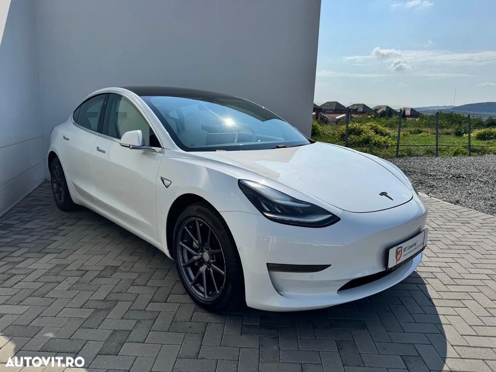 Utilizat Tesla Model 3 2020 - 22 990 EUR, 121 213 km - Autovit.ro