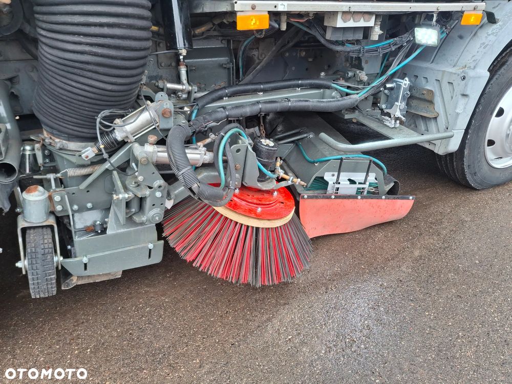 Używany Mercedes-Benz Atego 1524 Zamiatarka BUCHER CityFant 6000 2 ...