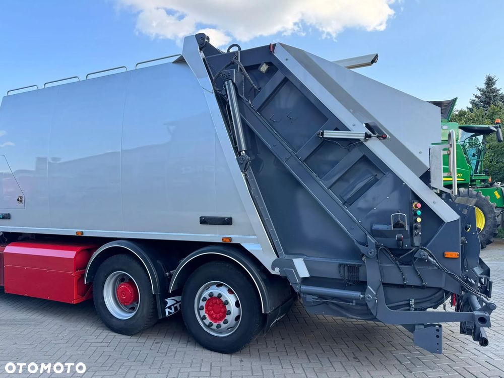 Używany Mercedes-Benz Econic 2015 - 145 000 PLN, 124 000 km - Otomoto.pl