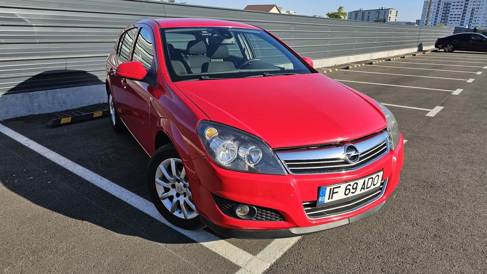 Utilizat Opel Astra 2012 - 3 700 EUR, 146 500 km - Autovit.ro