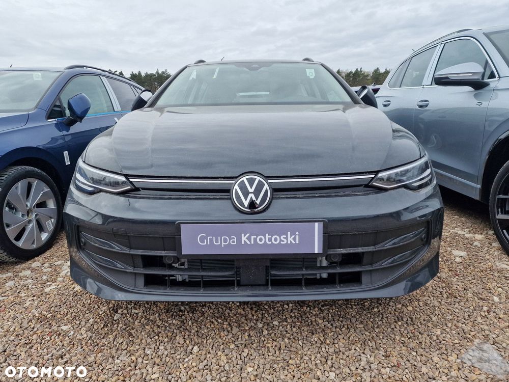 Nowy Volkswagen Golf Variant 2025 - 131 700 PLN, 5 km - Otomoto.pl