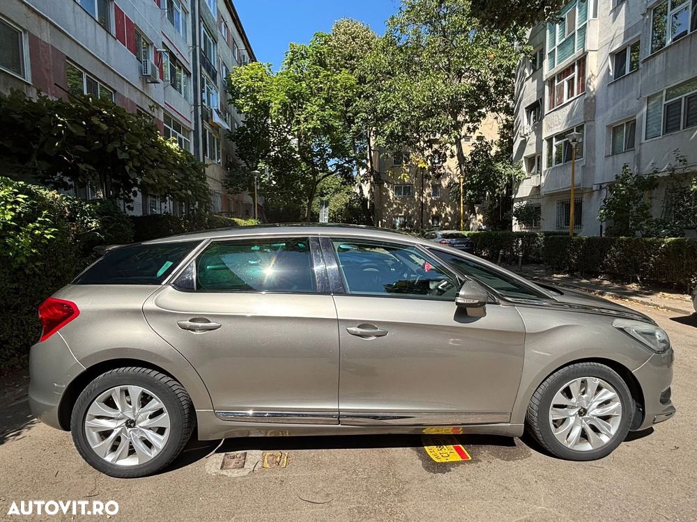 Utilizat Citroën DS5 2015 - 9 000 EUR, 228 000 km - Autovit.ro