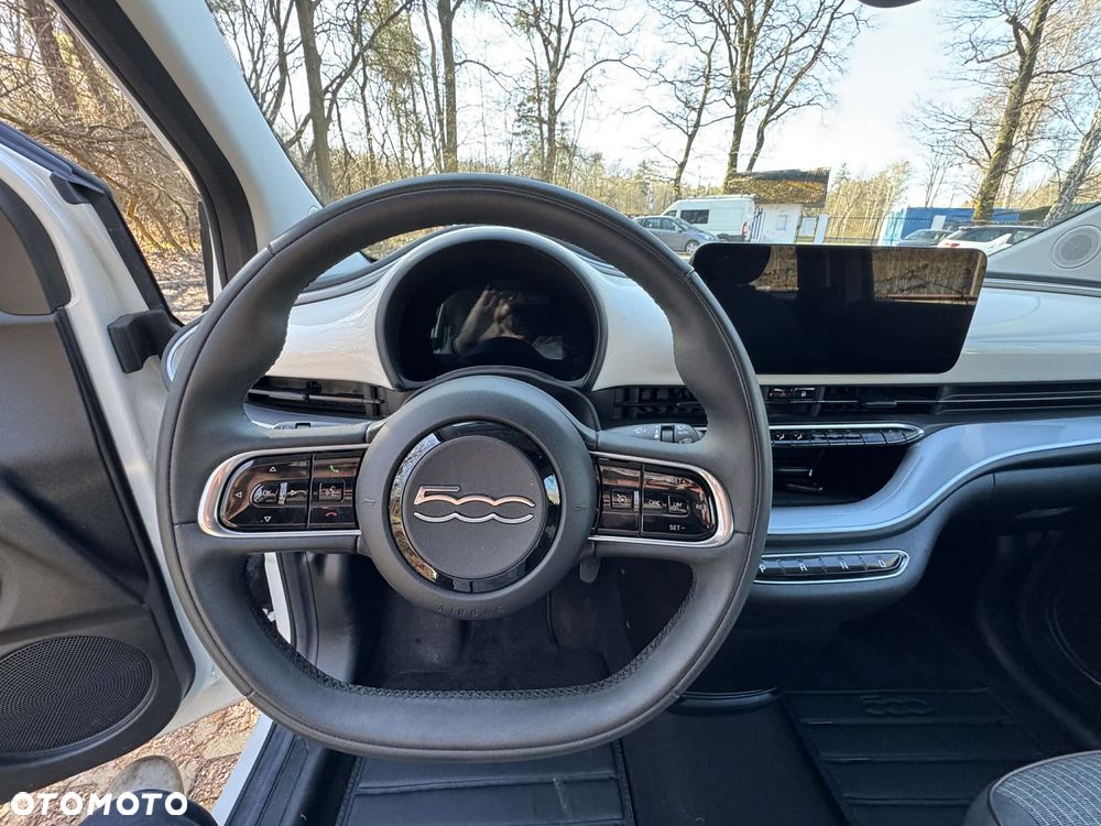 Używany Fiat 500e 2022 - 62 900 PLN, 16 000 km - Otomoto.pl