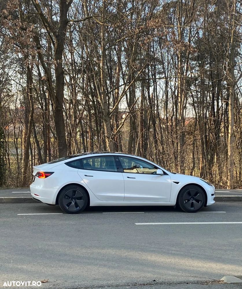 Second hand Tesla Model 3 - 32 500 EUR7 000 km - Autovit