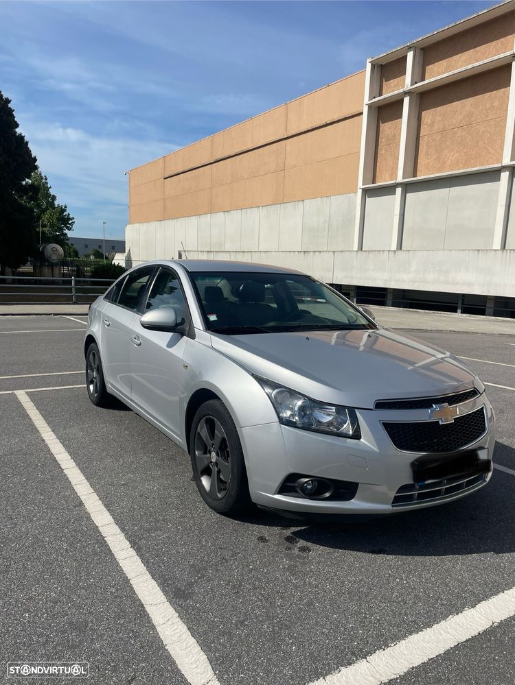 Usado Chevrolet Cruze 2010 - 6 900 EUR, 160 000 km - Standvirtual.com