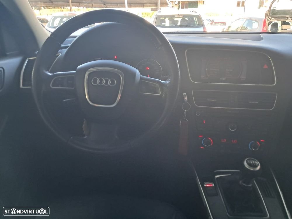 Usado Audi Q5 2009 - 13 500 EUR, 280 000 km - Standvirtual.com