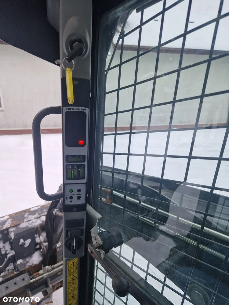 Używany New Holland L216 2018 - 84 255 PLN - Otomoto.pl