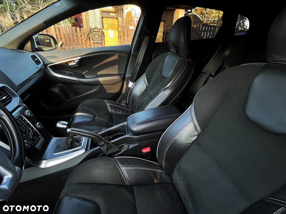 Używany Volvo V40 2019 - 57 700 PLN, 180 000 km - Otomoto.pl