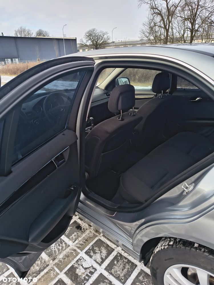 Używany Mercedes-Benz Klasa C 2007 - 19 900 PLN, 385 000 km - Otomoto.pl