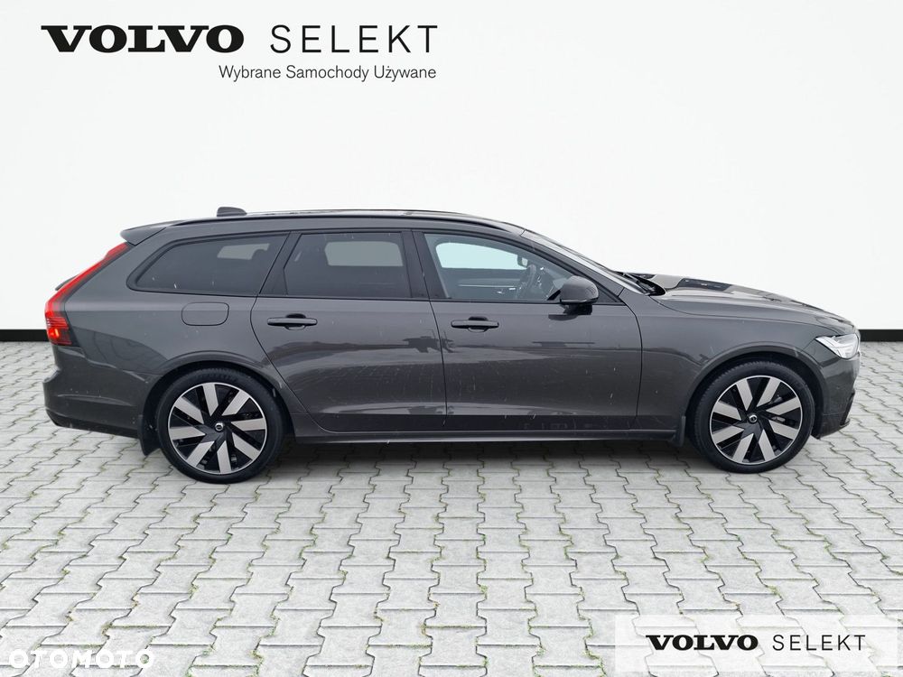 Używany Volvo V90 2025 - 194 900 PLN, 30 287 km - Otomoto.pl