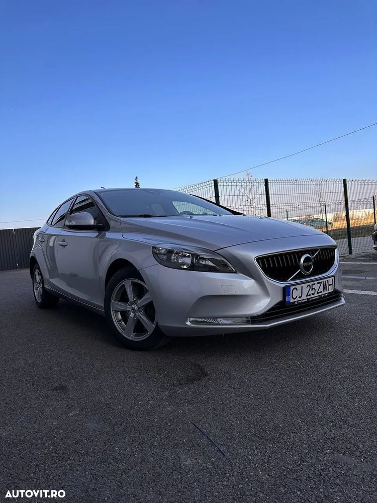 Utilizat Volvo V40 2018 - 8 900 EUR, 213 800 km - Autovit.ro