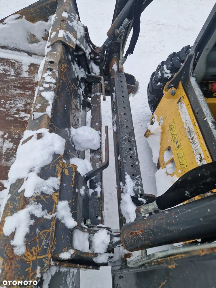 Używany New Holland L216 2018 - 84 255 PLN - Otomoto.pl