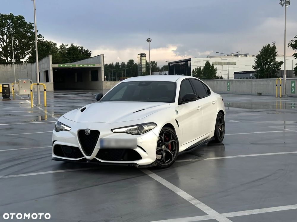 Używany Alfa Romeo Giulia 2020 - 256 999,89 PLN, 90 000 km - Otomoto.pl