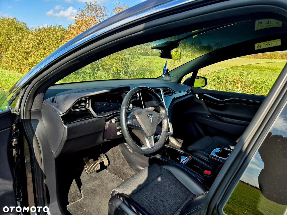 Używany Tesla Model X 2017 - 125 000 PLN, 116 500 km - Otomoto.pl