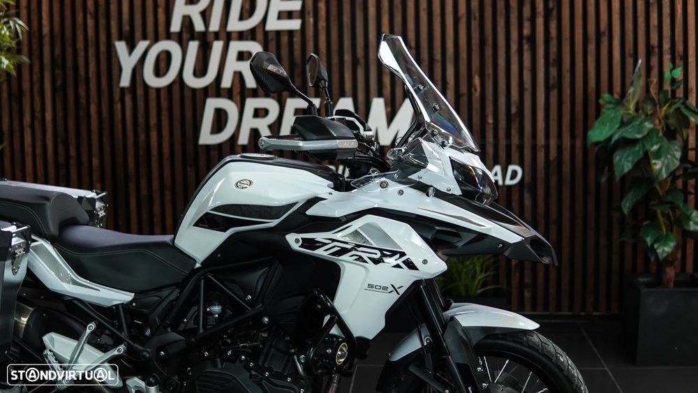 Usado Benelli TRK 502 2020 - 5 550 EUR - Standvirtual.com