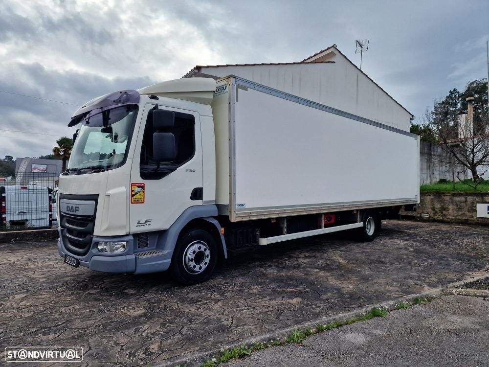 Usado DAF LF 220FA L1EN2 2014 - 33 200 EUR, 309 593 km - Standvirtual.com