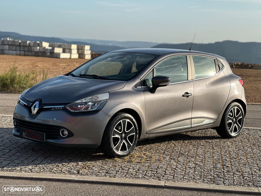 Usados Renault Clio - 9 900 EUR168 000 km, 2015 - Standvirtual