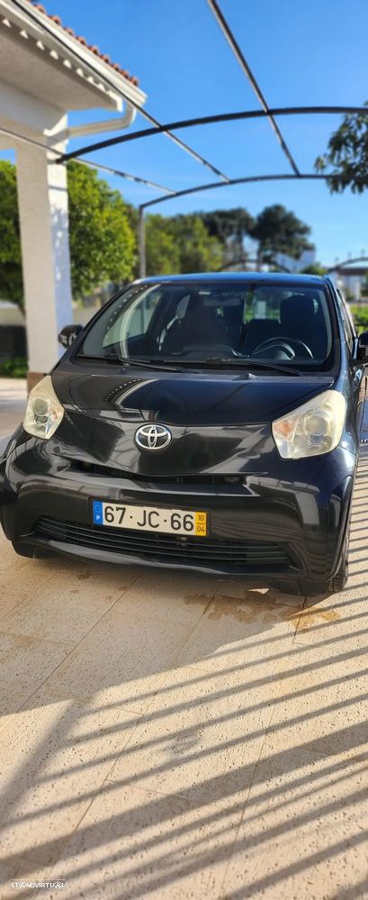 Usado Toyota iQ 2010 - 8 200 EUR, 144 000 km - Standvirtual.com