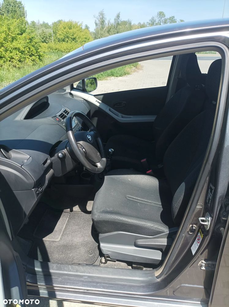 Używany Toyota Yaris 2010 - 15 000 PLN, 70 000 km - Otomoto.pl
