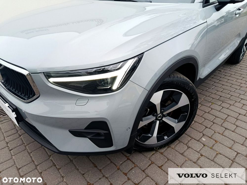 Używany Volvo XC 40 2025 - 162 900 PLN, 24 400 km - Otomoto.pl