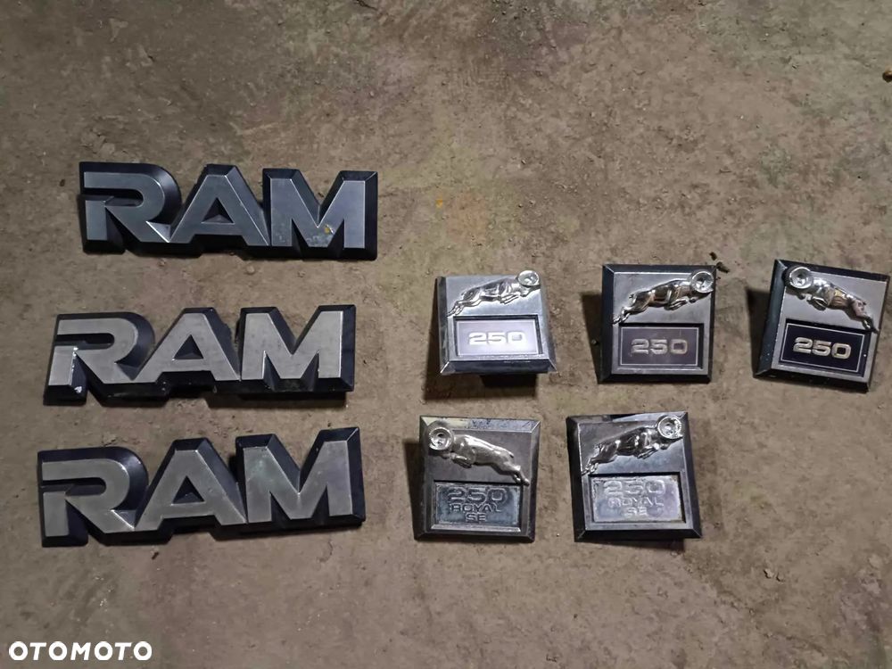 Używany Emblematy - 250 PLN - Otomoto.pl