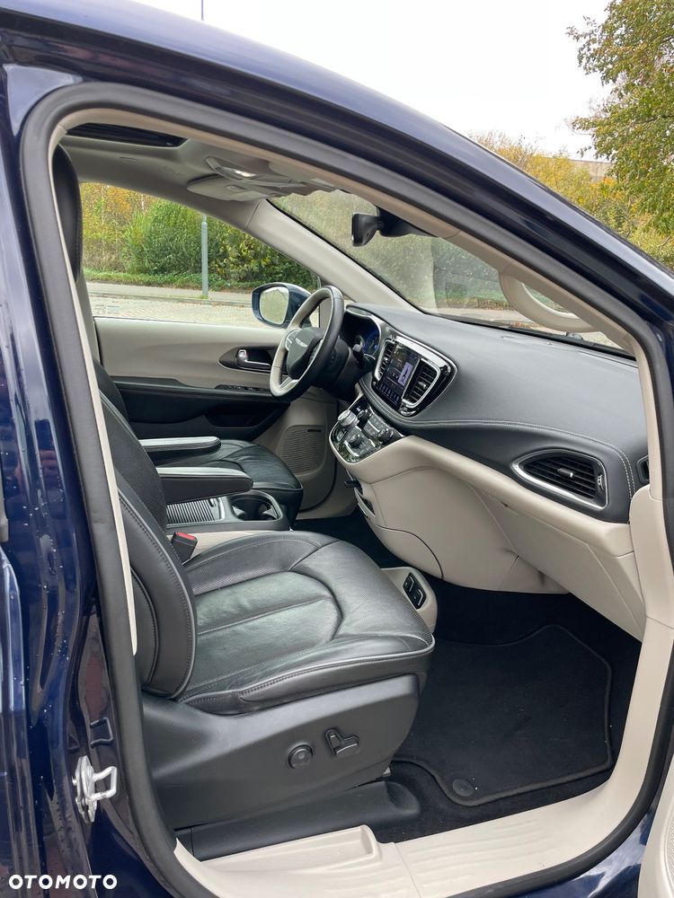 Używany Chrysler Pacifica 2018 - 80 500 PLN, 144 800 km - Otomoto.pl