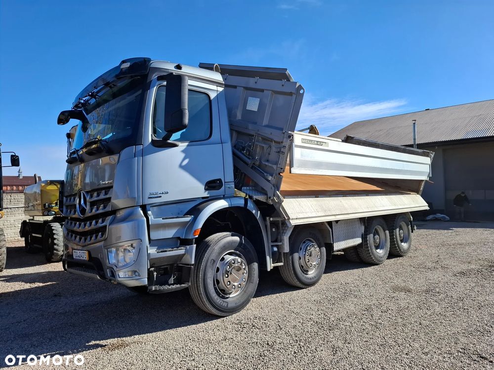 Używany Mercedes-Benz AROCS 3243 kiper 8x4 Bordmatik, jak Nowy 2013 ...