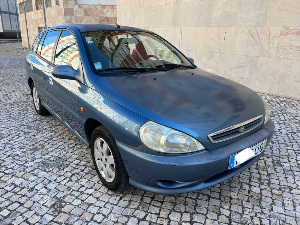 Usado Kia Rio SW 2003 - 2 249 EUR, 190 000 km - Standvirtual.com