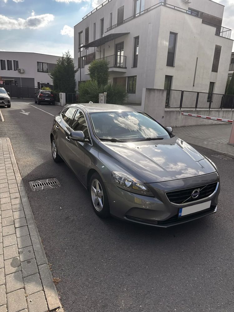 Utilizat Volvo V40 2015 - 8 299 EUR, 264 000 km - Autovit.ro