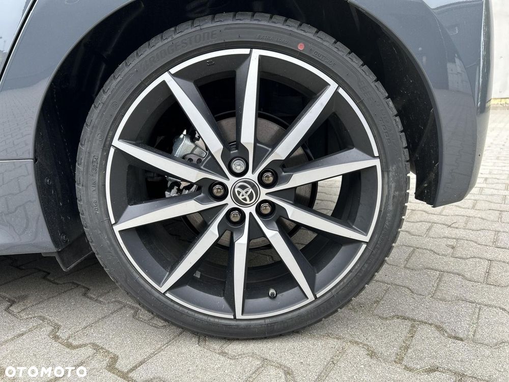 Używany Toyota Yaris 2025 - 111 900 PLN, 3 359 km - Otomoto.pl