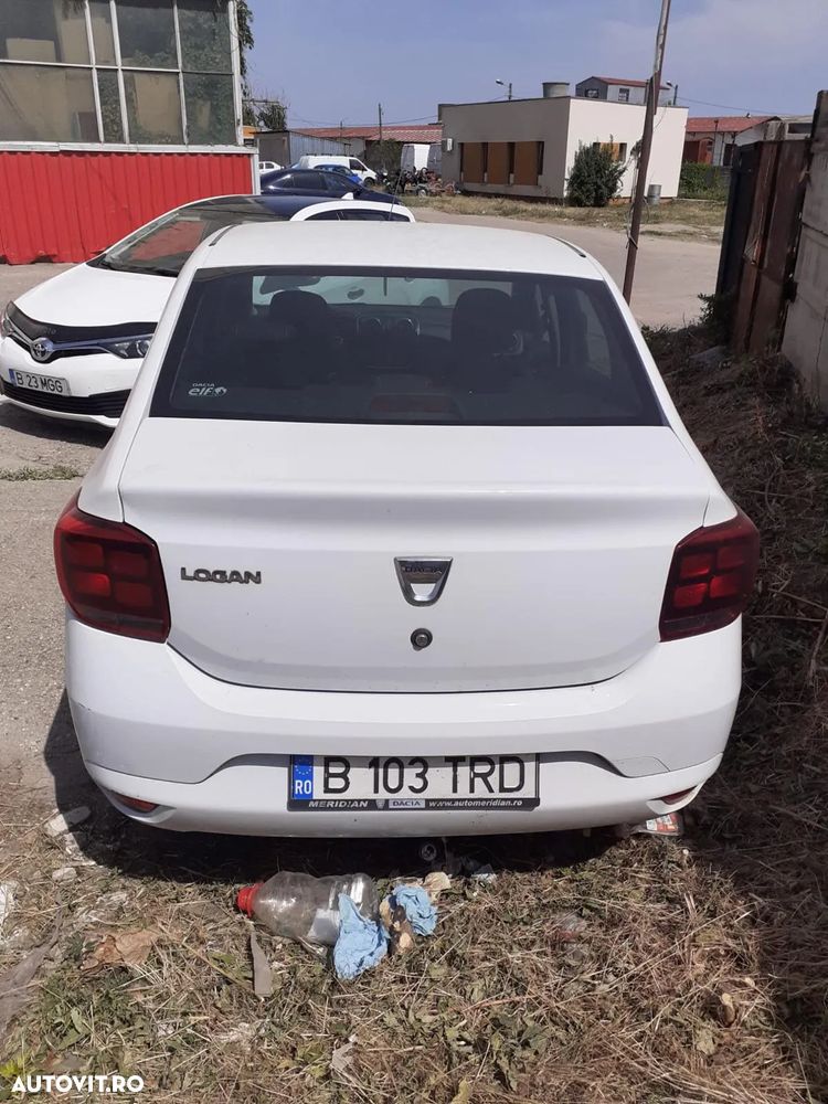 Second hand Dacia Logan - 6 900 EUR182 000 km - Autovit