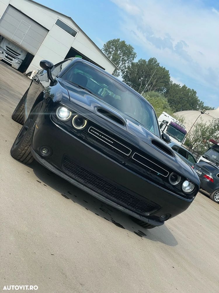 Utilizat Dodge Challenger 2018 - 23 900 EUR, 89 000 km - Autovit.ro