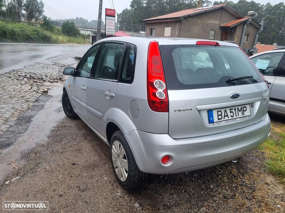 Usado Ford Fiesta 2008 - 3 600 EUR, 207 000 km - Standvirtual.com