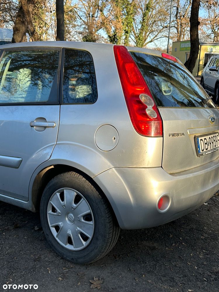 Używany Ford Fiesta 2008 - 2 900 PLN, 210 308 km - Otomoto.pl