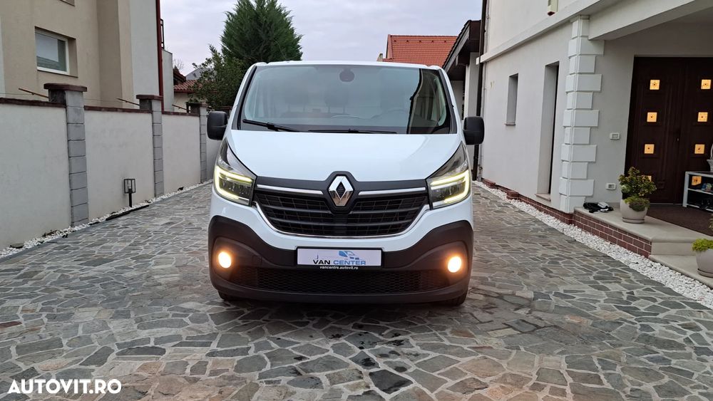 Utilizat Renault Trafic 2020 - 16 654,05 EUR, 150 000 km - Autovit.ro