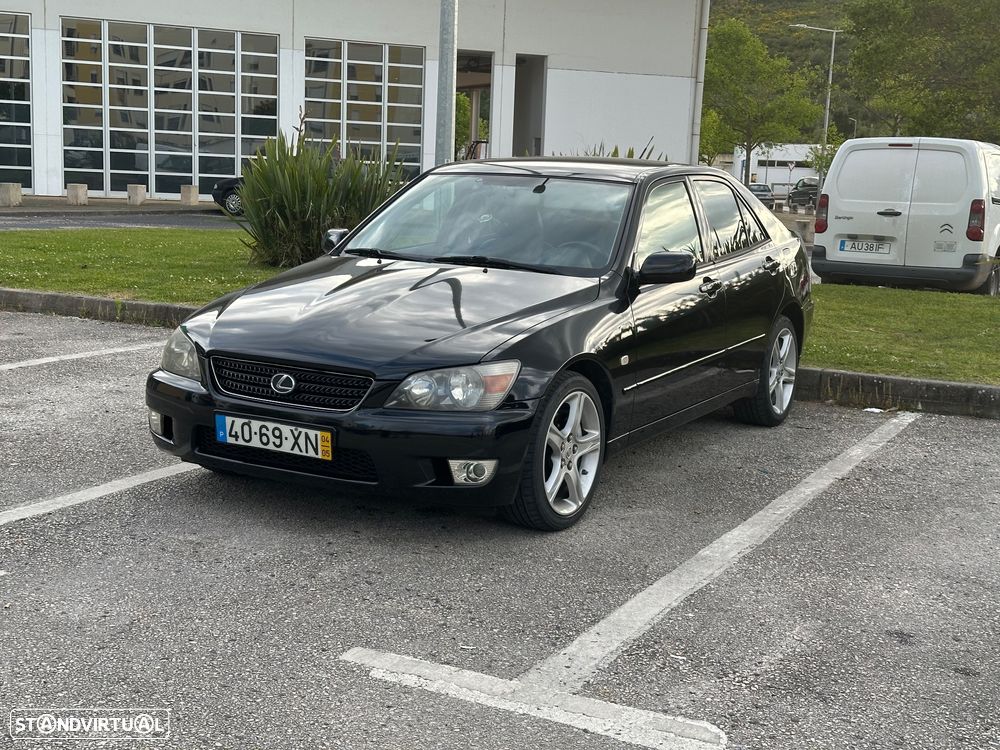 Usado Lexus IS 200 2004 - 7 900 EUR, 287 000 km - Standvirtual.com