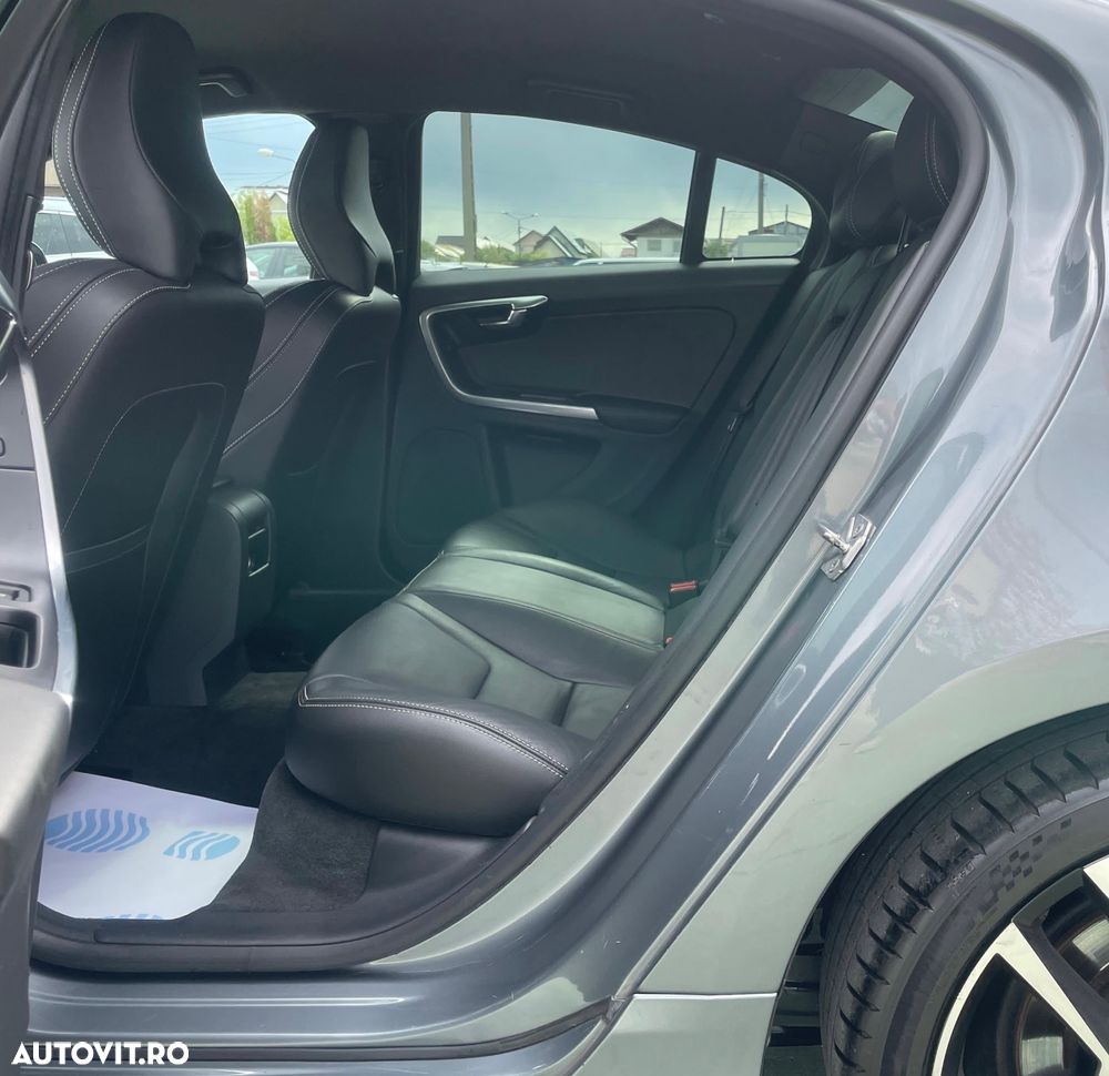 Utilizat Volvo S60 2018 - 13 990 EUR, 204 000 km - Autovit.ro