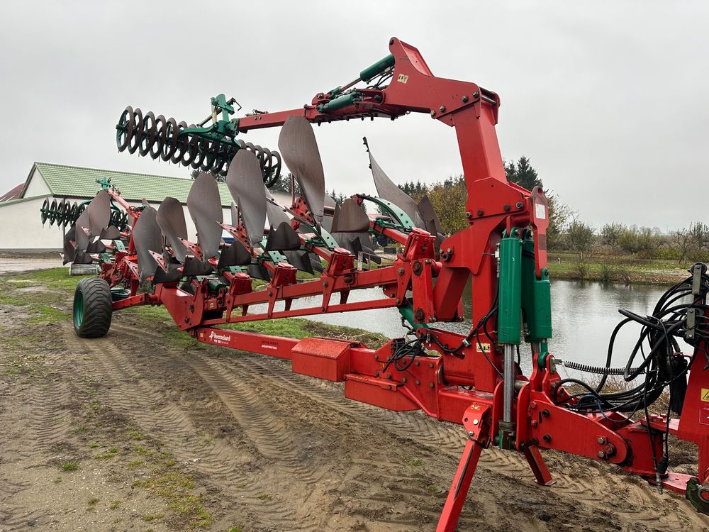 Używany Kverneland Pług 8 skibowy obrotowy ON LAND Kverneland PW 100 z ...