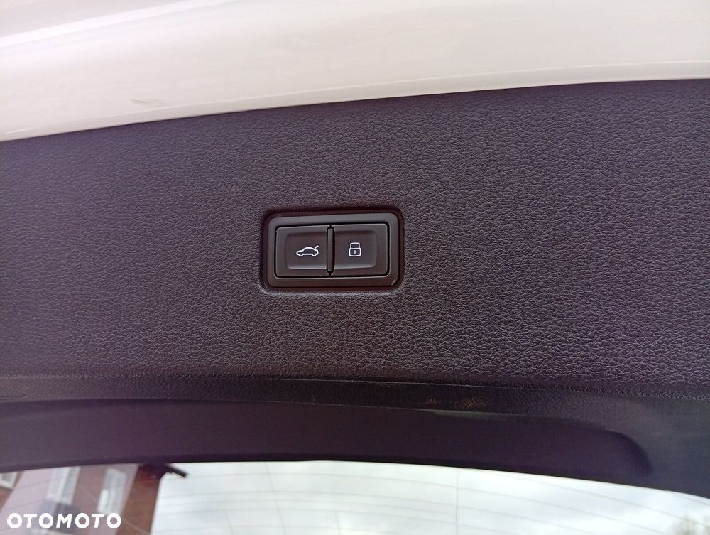 Używany Audi Q8 2023 - 264 900 PLN, 101 008 km - Otomoto.pl