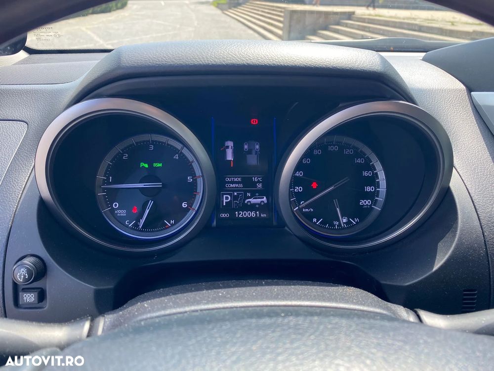 Utilizat Toyota Land Cruiser 2015 - 32 950 EUR, 120 800 km - Autovit.ro