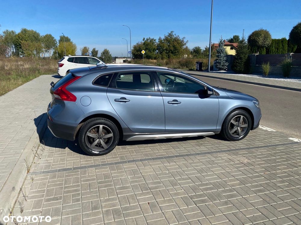 Używany Volvo V40 2017 - 44 900 PLN, 216 000 km - Otomoto.pl